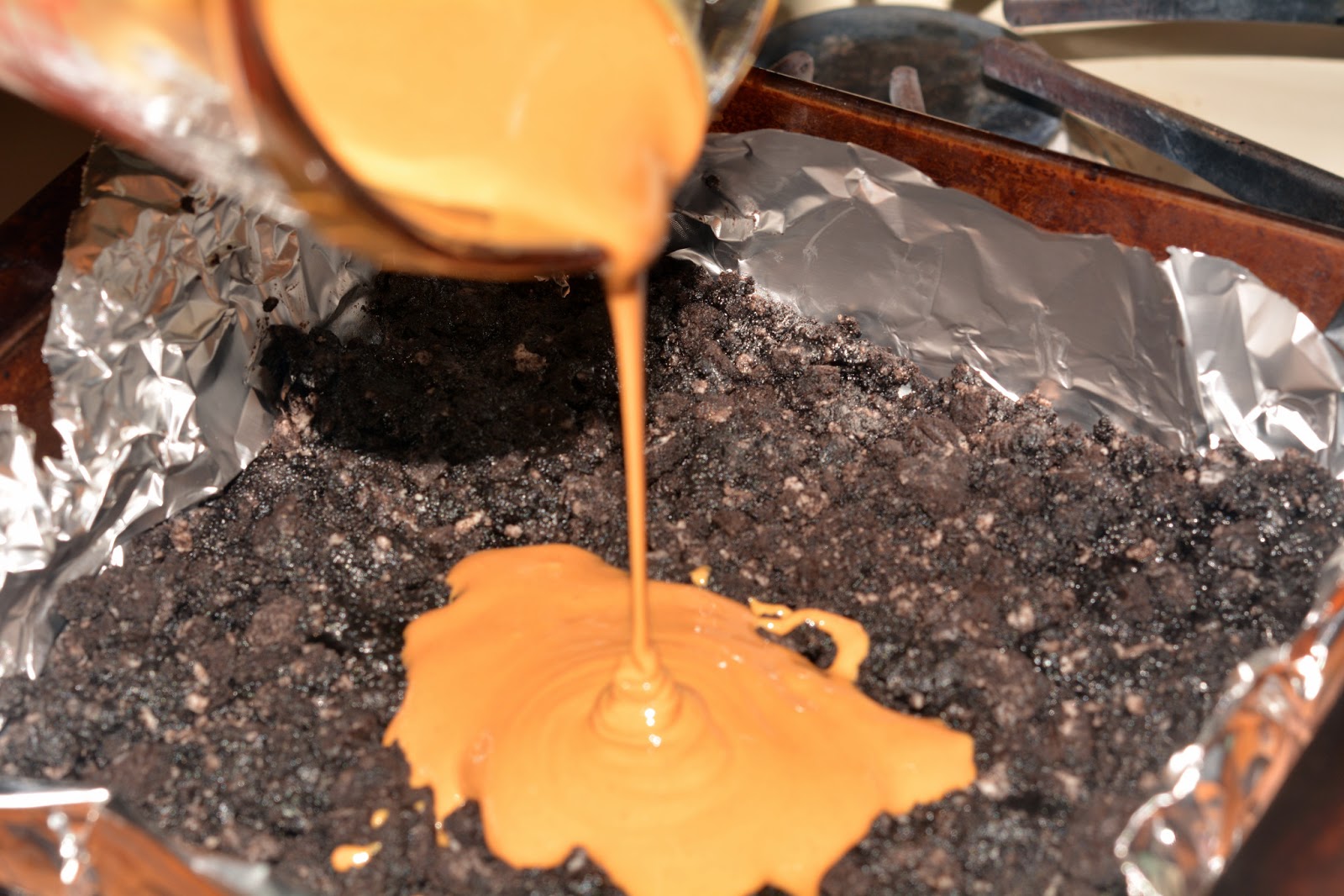 PEANUT BUTTER CUP S'MOREO BARS - Hugs and Cookies XOXO