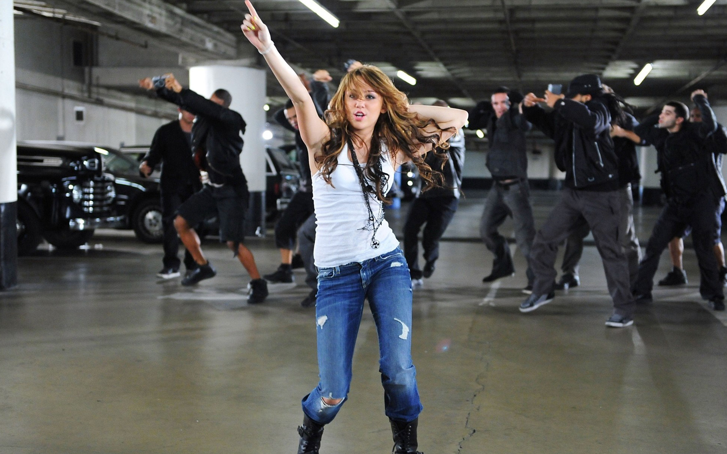 Miley Cyrus Dancing Hot HD Wallpaper ~ The Wallpaper Database