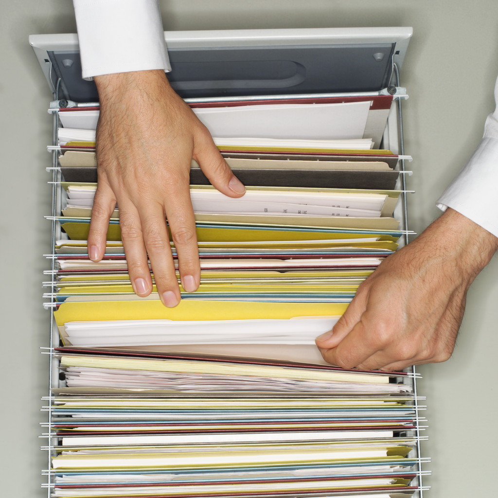 Babus Of India Office Files In 12 Central Govt Ministries To Move Electronically By March 2012