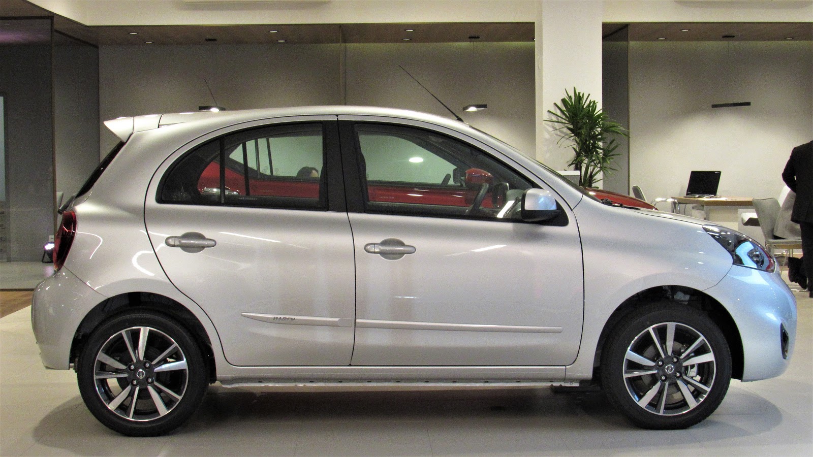 Nissan March abandona motor 1.0 e segue em 3 versões 1.6