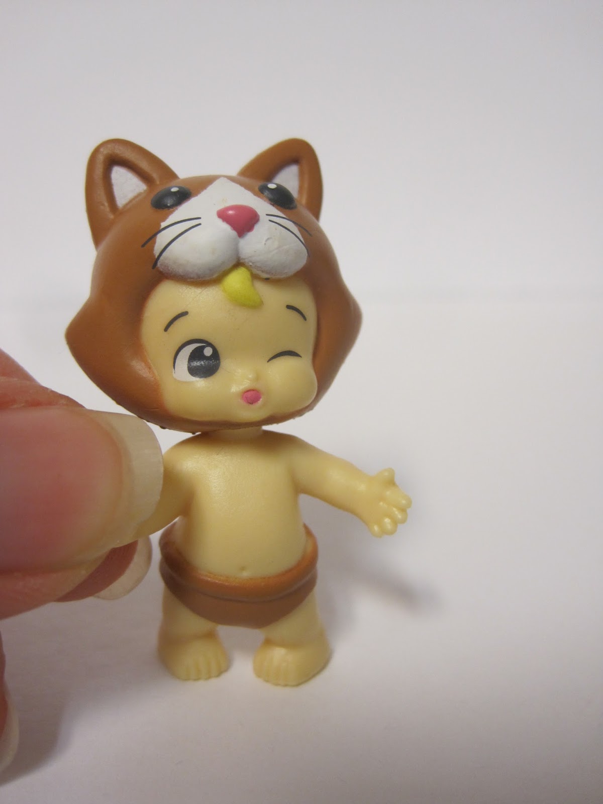 Never Grow Up: A Mom's Guide to Dolls and More: Moose Toys "Twozies" Review