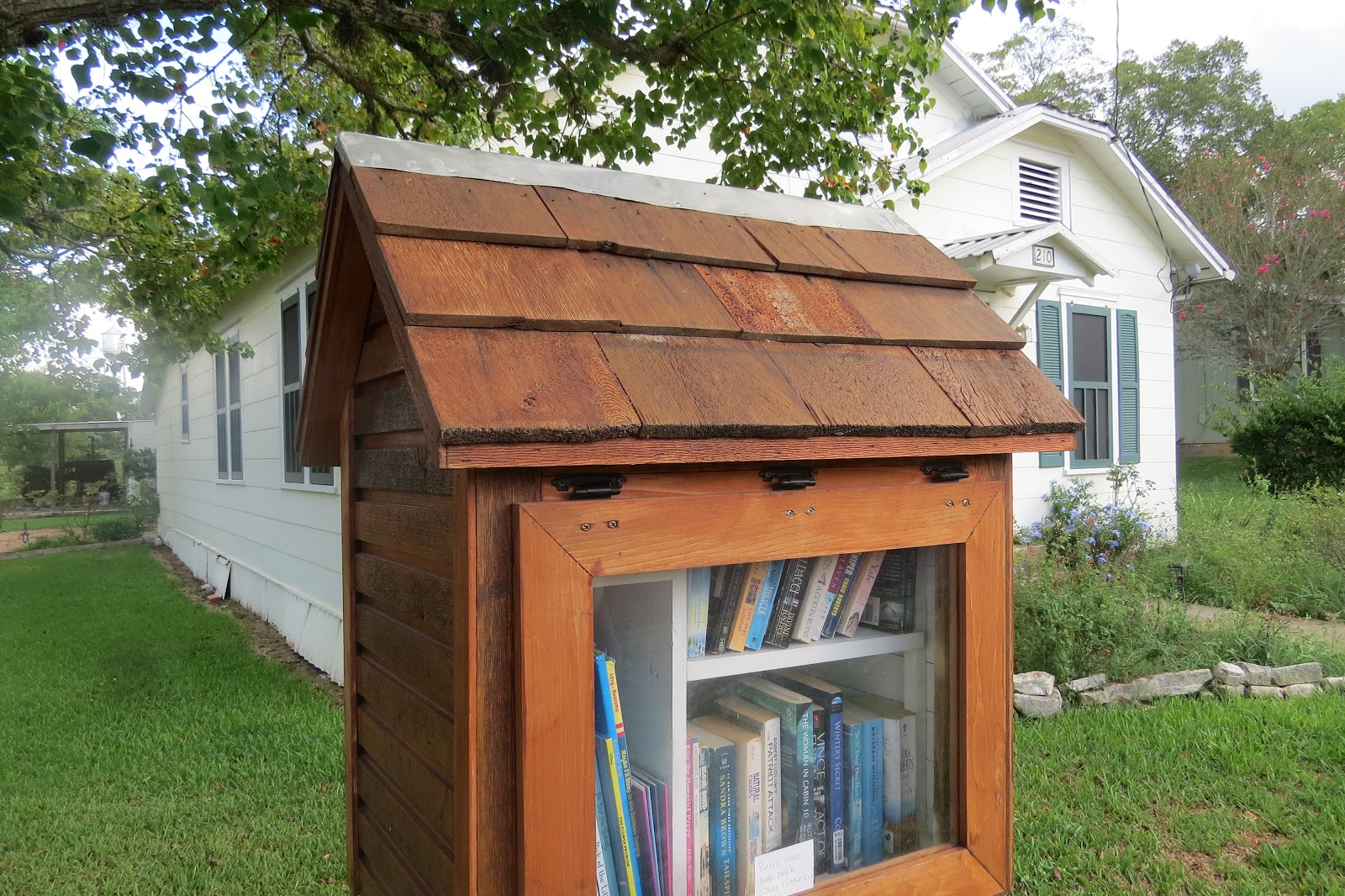 Readerbuzz: Little Free Libraries: Fayetteville, Population 262, Has ...