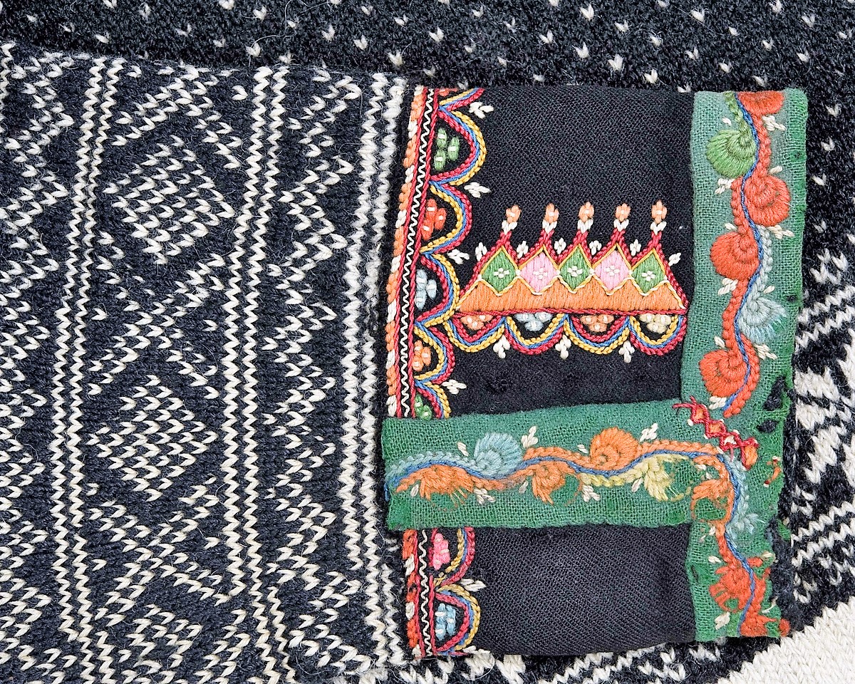 FolkCostume&Embroidery: 2017