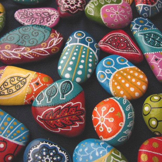 Frugal Home Design: Painted Rocks - Inspiration and Ideas