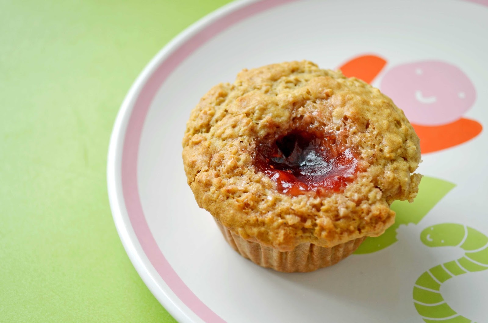 Woman in Real Life: Vegan Oatmeal Jam Muffins