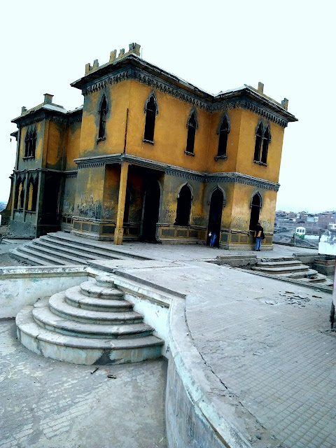 Percy Eguiluz Menendez : EL FORGA: UN CASTILLO EN LA PLAYA DE MOLLENDO
