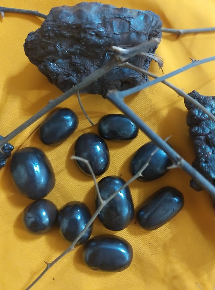 khasiat batu petir merah - Stephen Reid