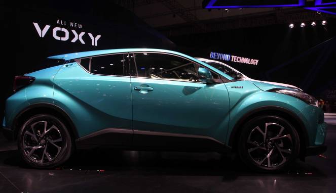 Toyota Utama: Mengenal Toyota C-HR Sebelum Perilisannya Pada 2018