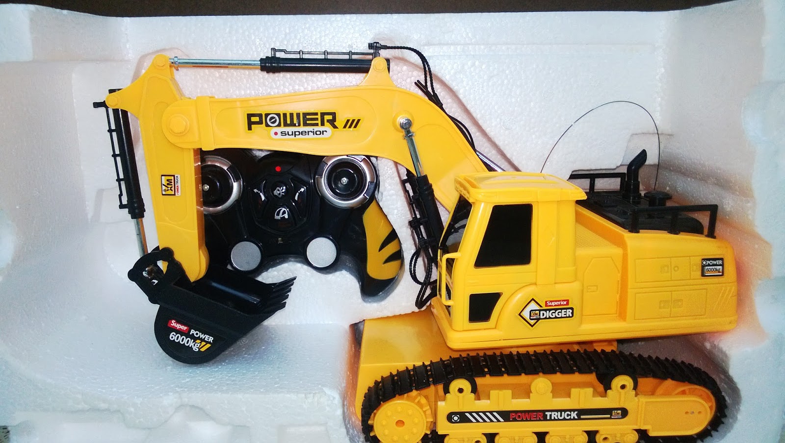 oto dieu khien tu xa, xe xuc dat dieu khien: Xe xúc đất- máy cần cẩu ...