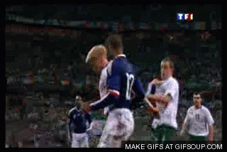 더쿠 - 왕따와 파벌이 뒤섞인 콩가루 조직력의 끝을 보여줬던 2010년 프랑스 국가대표팀