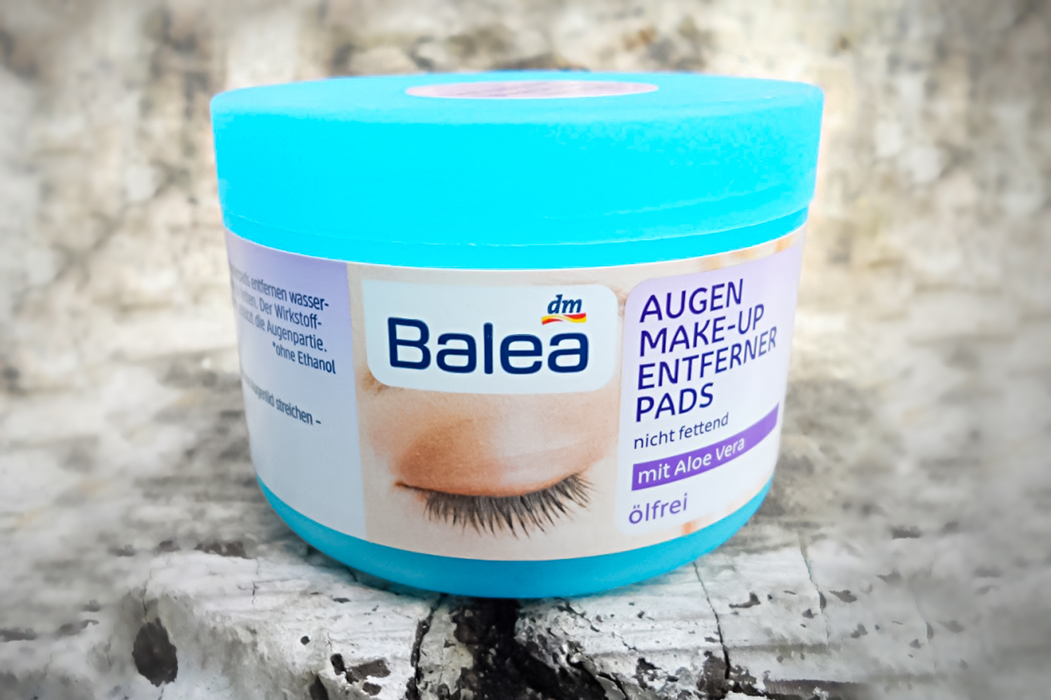 Oil-Free Eye Makeup Remover Pads by Balea | Review & First Impressions ...