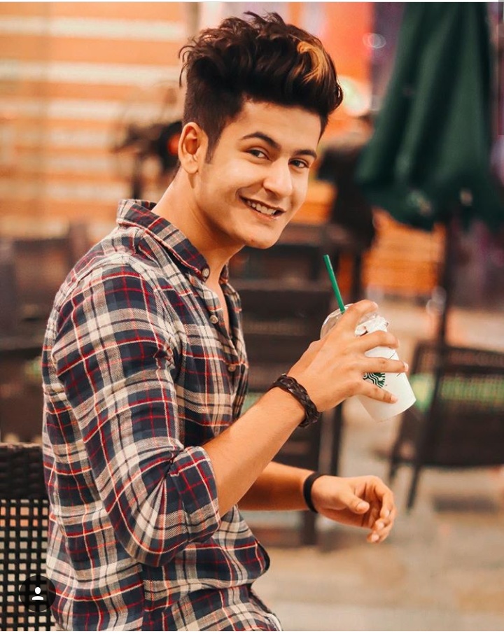 Manjul khattar bio|manjul khattar income| net worth