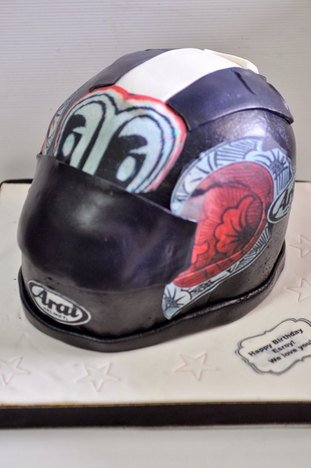 Izah's Kitchen: Helmet Shaped Cake