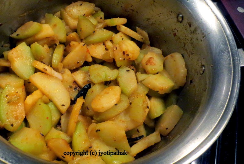 Taste of Nepal: Chayote Squash - इस्कुश (Iskush ko Tarkaari)