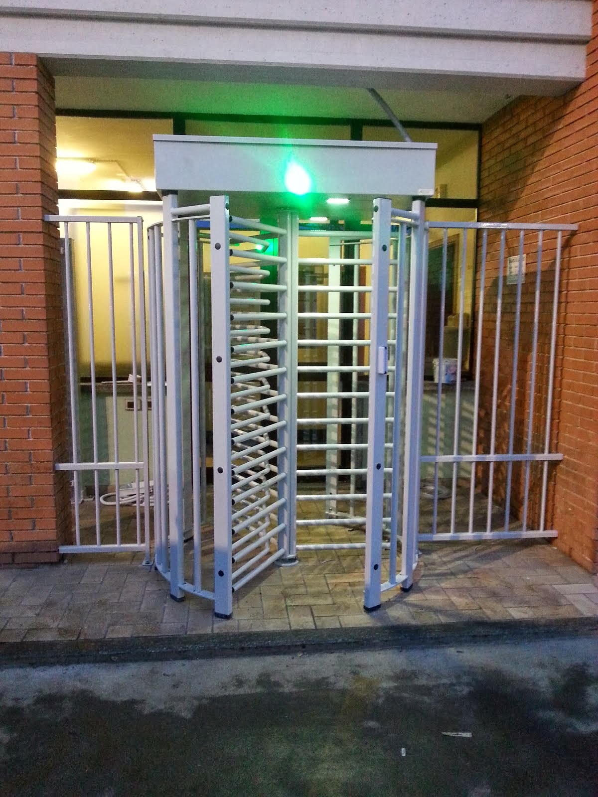 Controllo Accessi Tornello tutta altezza TBA4000RF a: Bologna Venezia ...