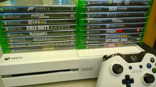 Play Hard Gaming: Black and White: Xbox One Color Options?