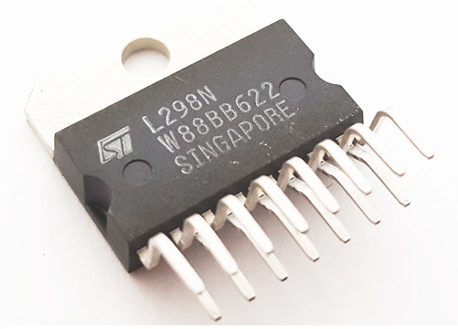 Skema Rangkaian IC L298 Untuk driver motor DC - Foxify