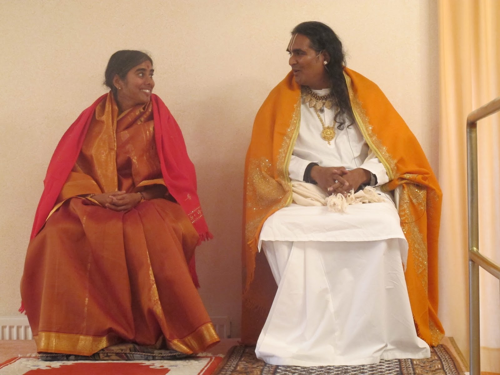 Sri Swami Vishwananda (Deutsch): Bhajan singen bei Mutter Meera