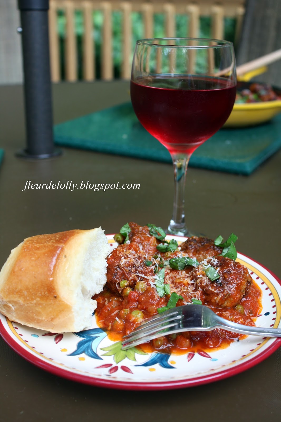 Fleur de Lolly: Tapas Thursday: Meatballs Napolitana