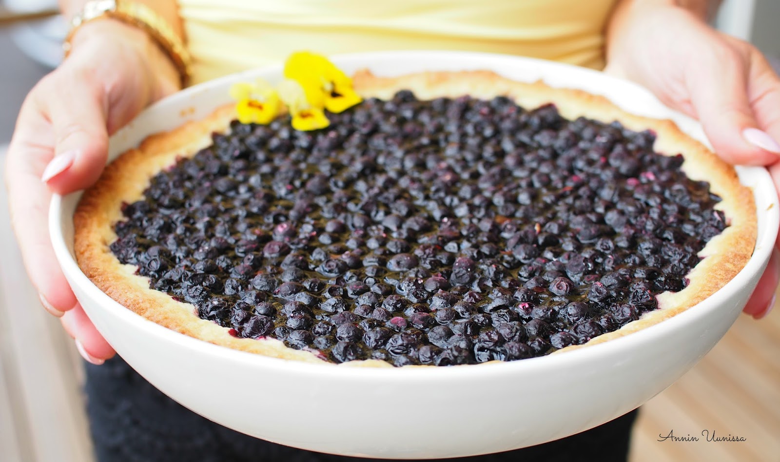 Perinteinen Mustikkapiirakka Muropohjalla | Annin Uunissa