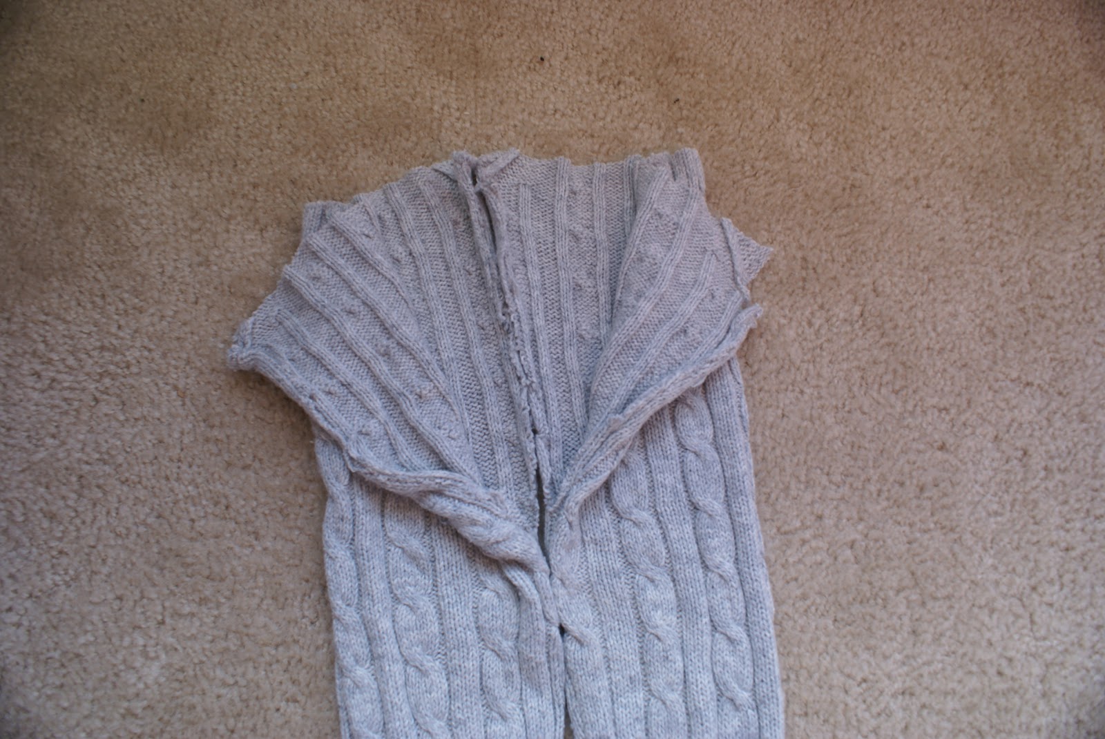 eyeful of lovely: The left overs of a sweater... Part 1