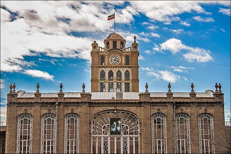 Uppersia Iran Travel blog: Clock Tower in Tabriz, Iran