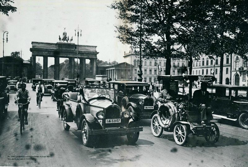 Street Scenes of Berlin During the 1920s Through Amazing Photos ...