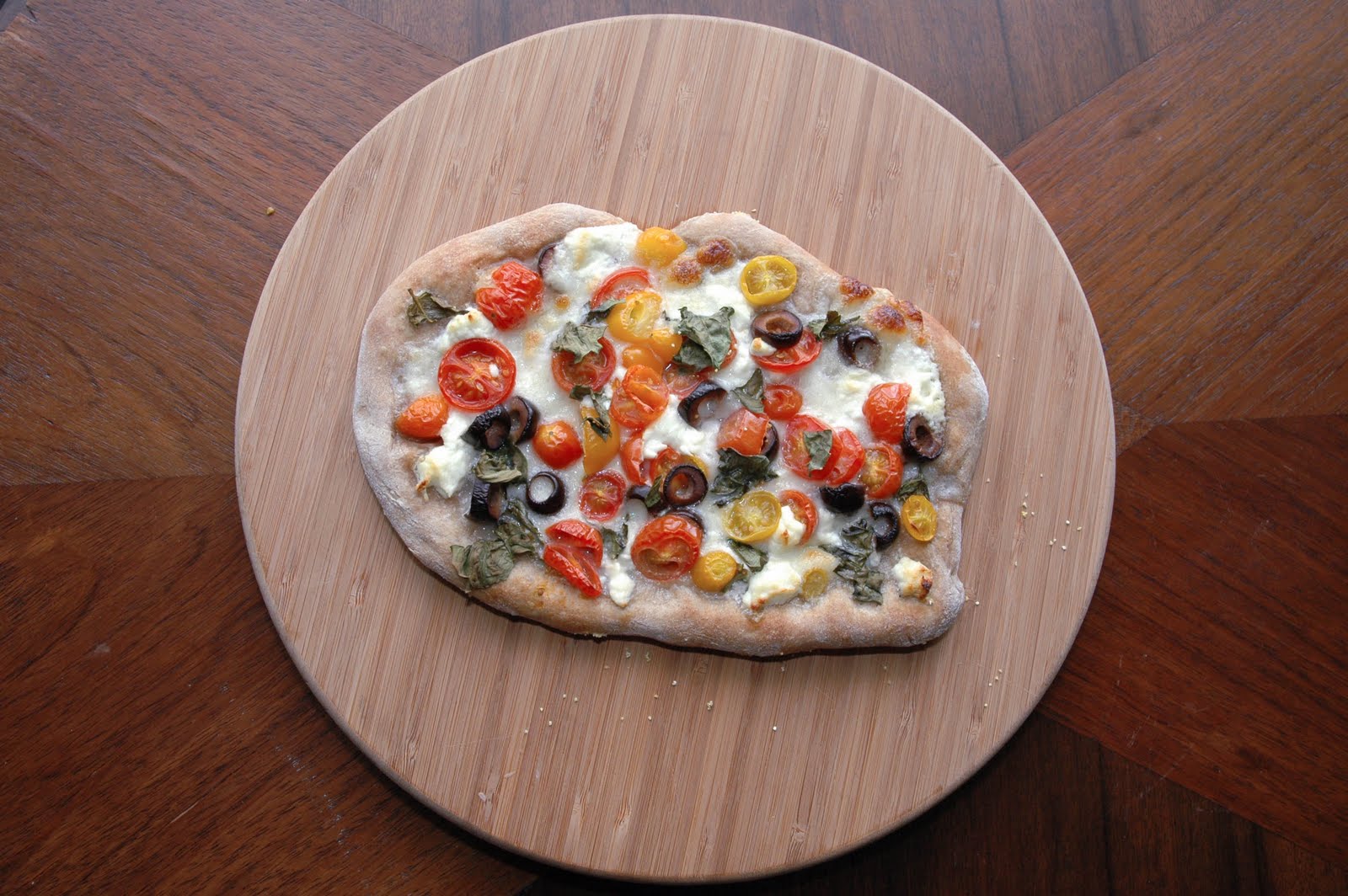 Foodspiration: Fresh Pizza For Lenten Friday- It's Vegetarian!