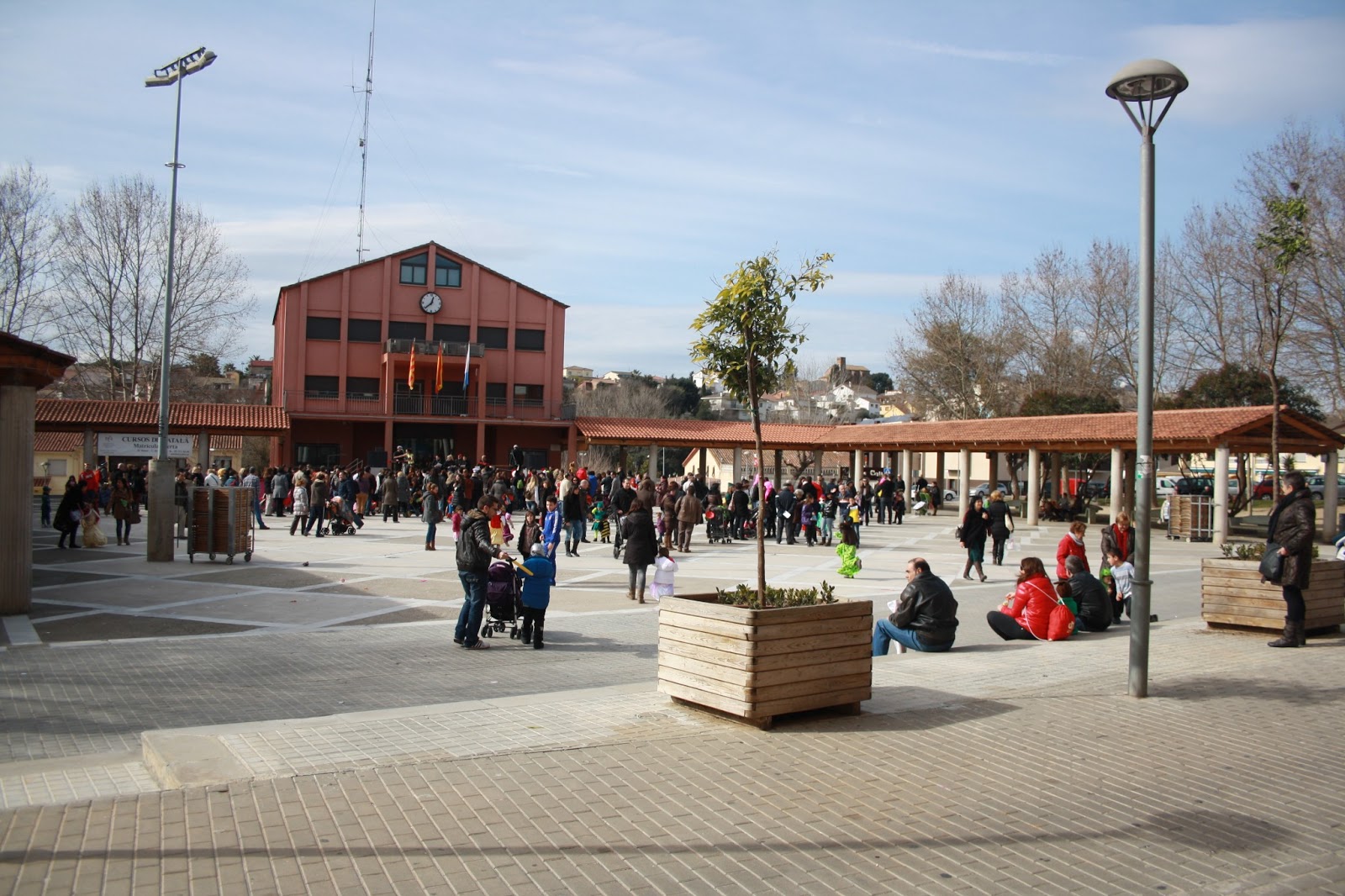 TOT SON PUNTS DE VISTA: EDIFICI DE L’AJUNTAMENT DE POLINYÀ