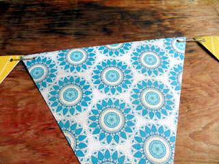 How to make a paper pennant banner