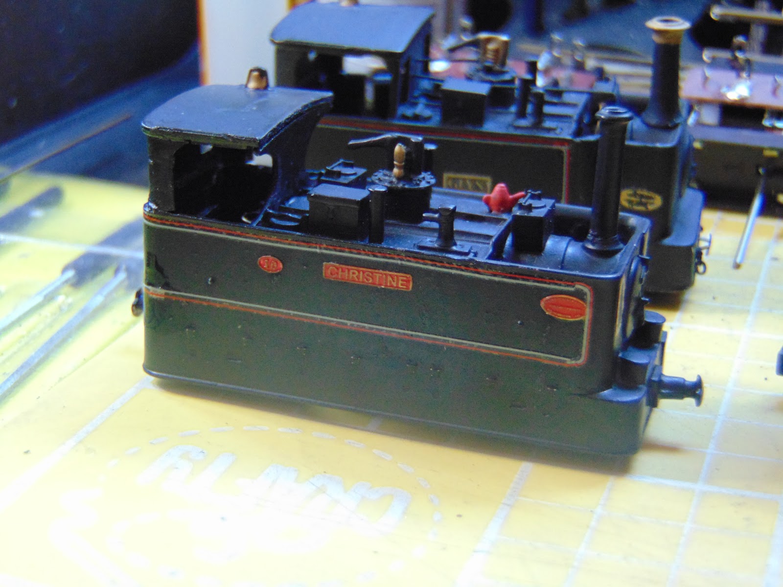 Dorset Railway Modelling: 009 GVT Locos- lining.