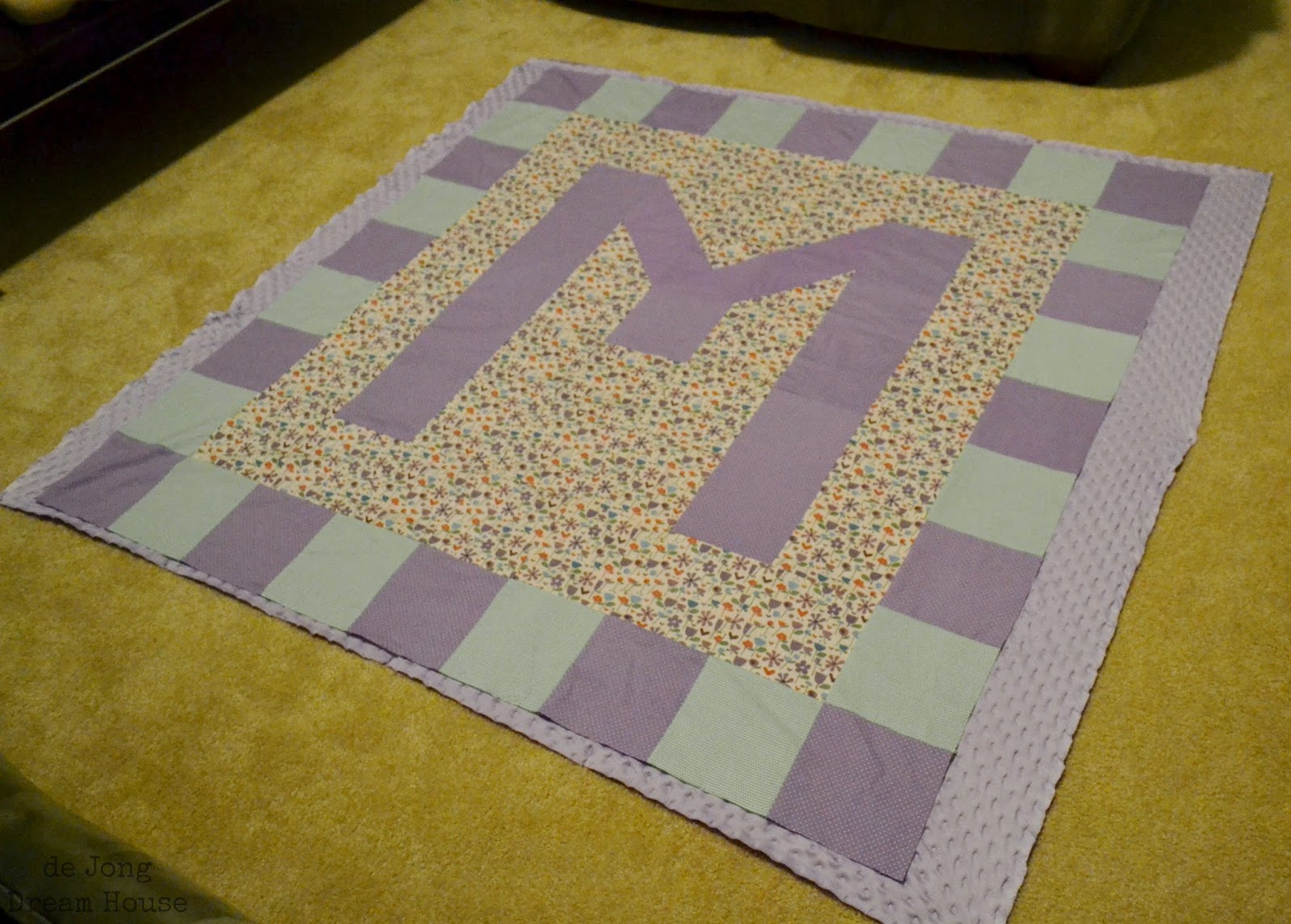 de Jong Dream House: Quilt #6: Molly's Monogram Quilt
