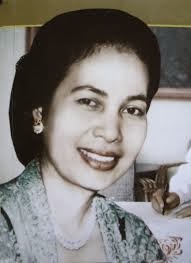 Nasionalisme Soekarno Indonesia: Kisah Cinta Soekarno & Hartini