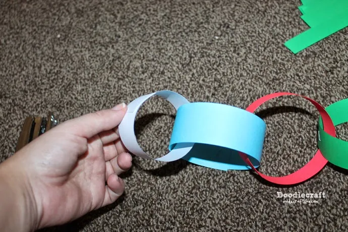 Deck the Halls with Paper! 3D Snowflakes and Paper chains!