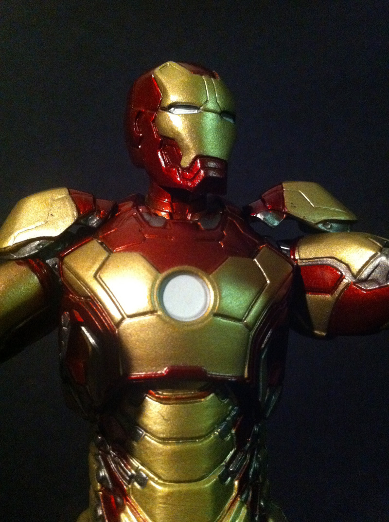 figurePIX: Marvel Select Iron Man 3 (Mark XLII)