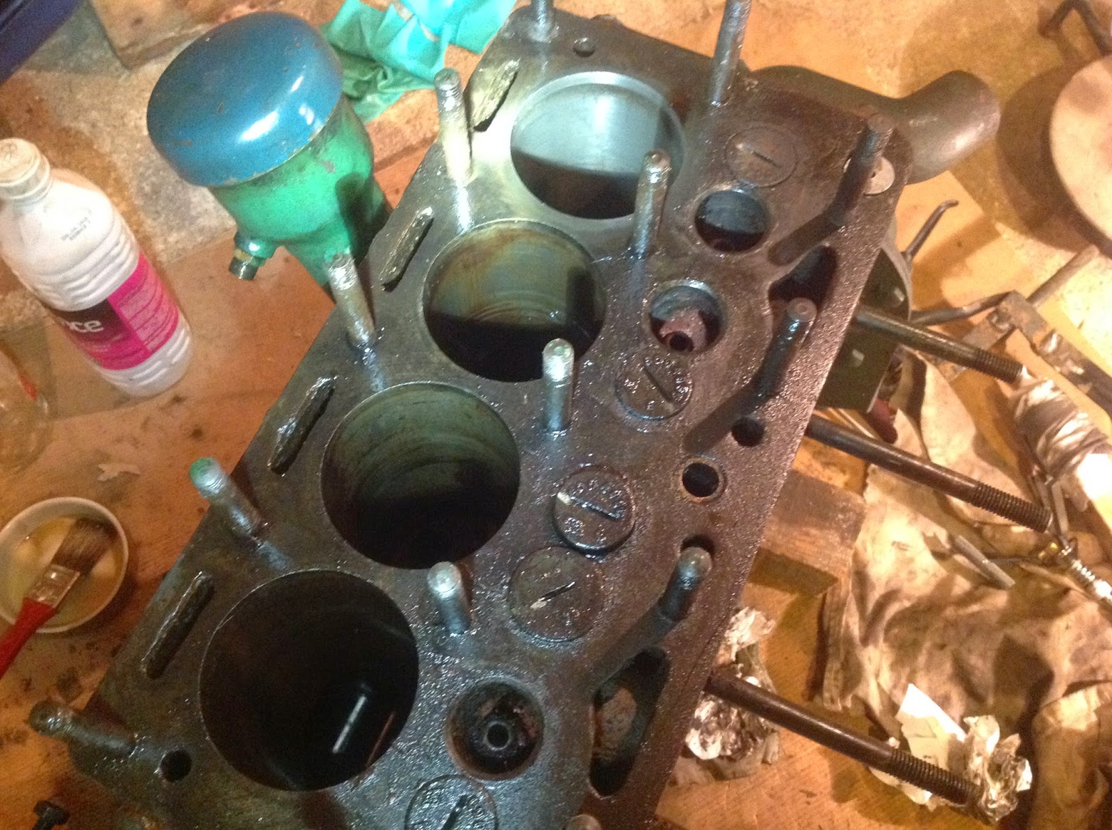 Monaquatre YN1: démontage des soupapes et déglacage des cylindres