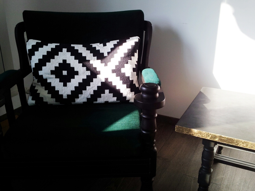 by Ozana: Annie Sloan Chalk Paint- DRAMA ARMCHAIR!!