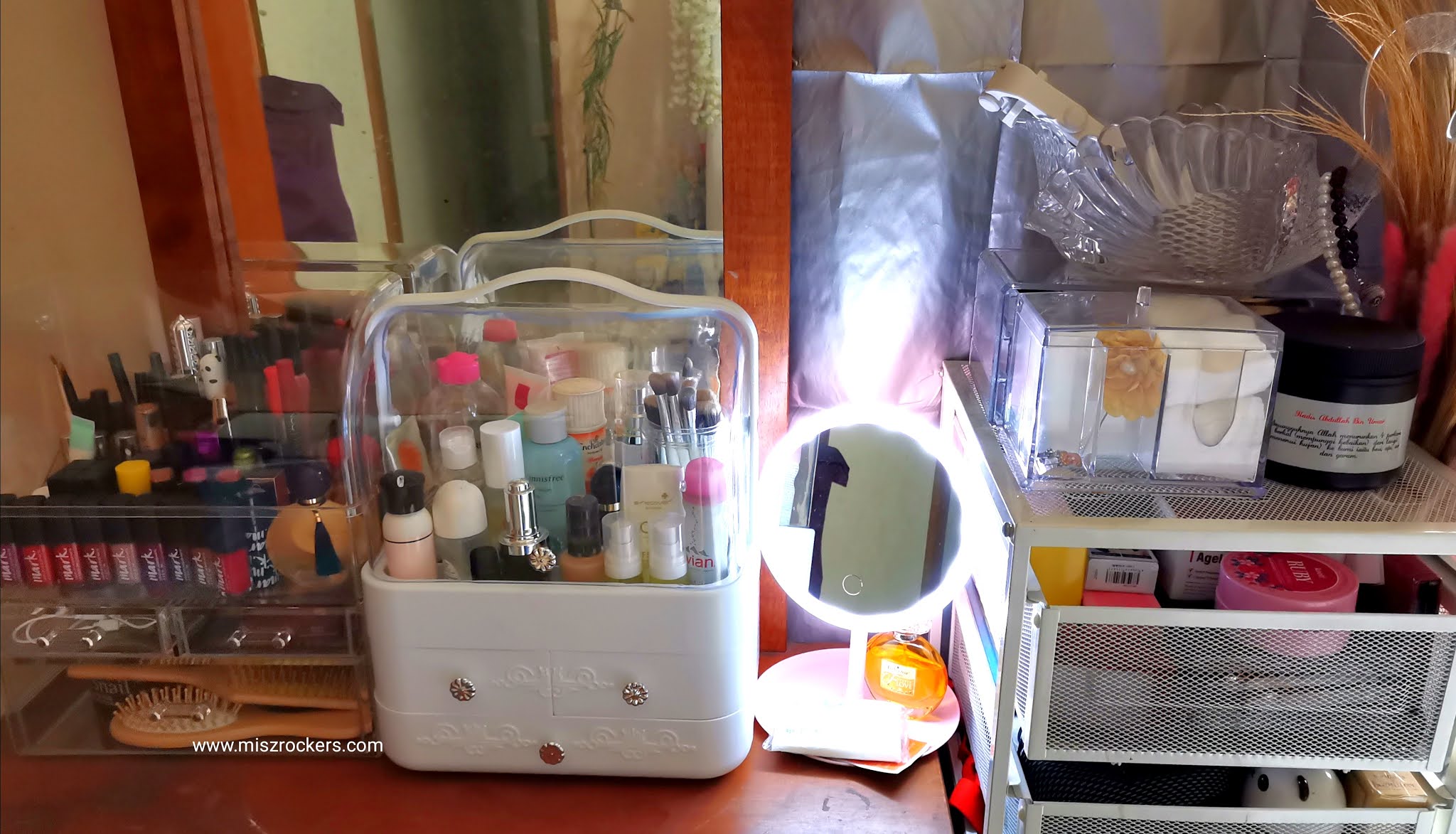 SUSUNATUR: KEMAS BARANG MAKEUP SIMPAN DALAM STORAGE MAKEUP ELAK ...