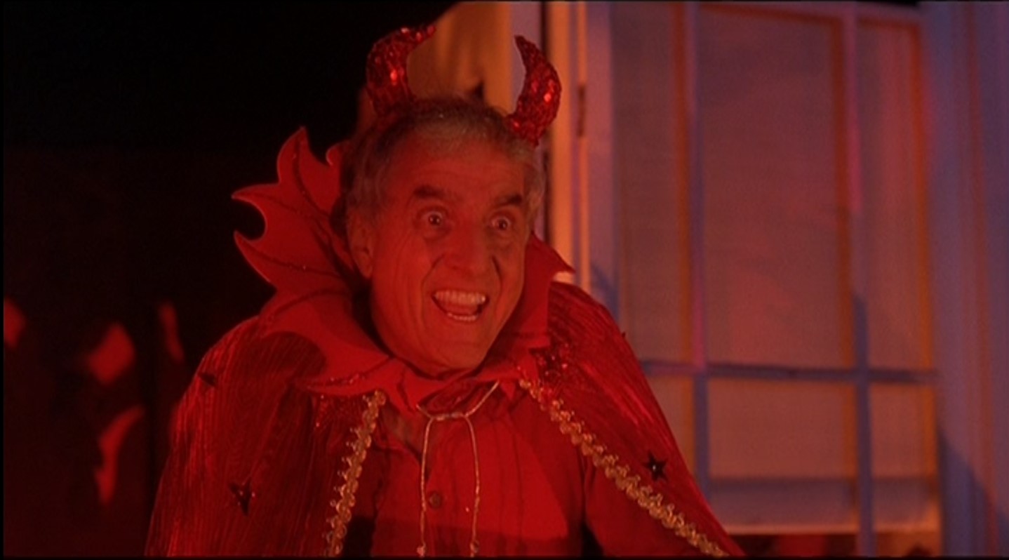 Holiday Film Reviews: Hocus Pocus