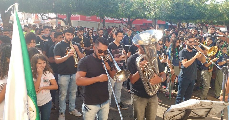 .: Orquestra: Compromisso da gestão, Filarmônica ganha instrumentos ...