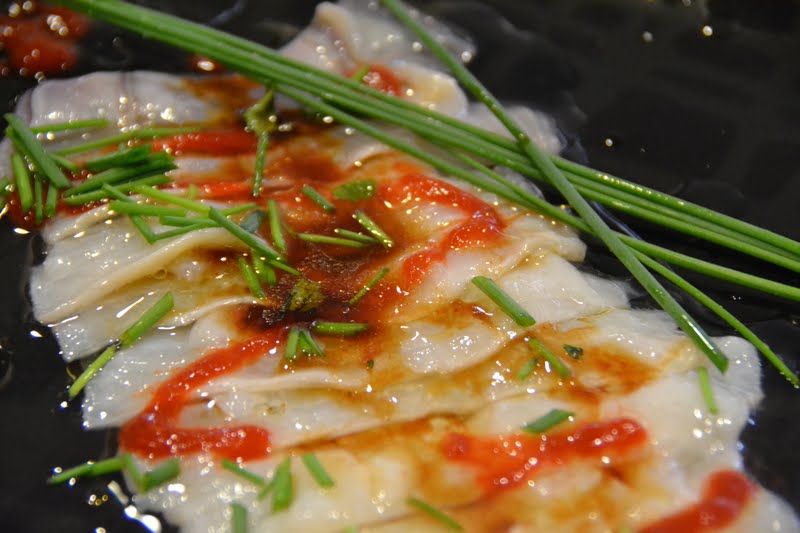 Charlie's Kitchen aka Blue Fire: How to clean geoduck/horse clam