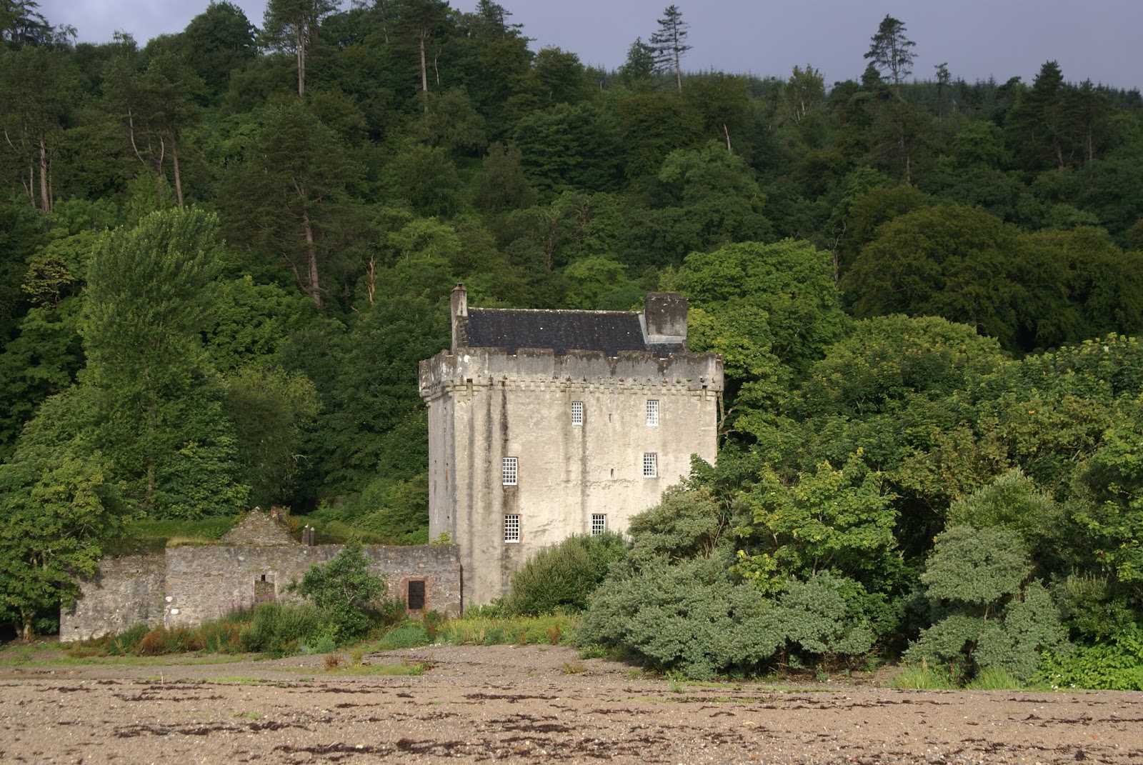 Mountain and Sea Scotland: The "stone men" of Saddell Abbey