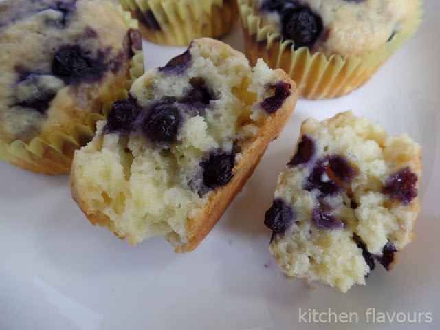 kitchen flavours: Fruity Muffins