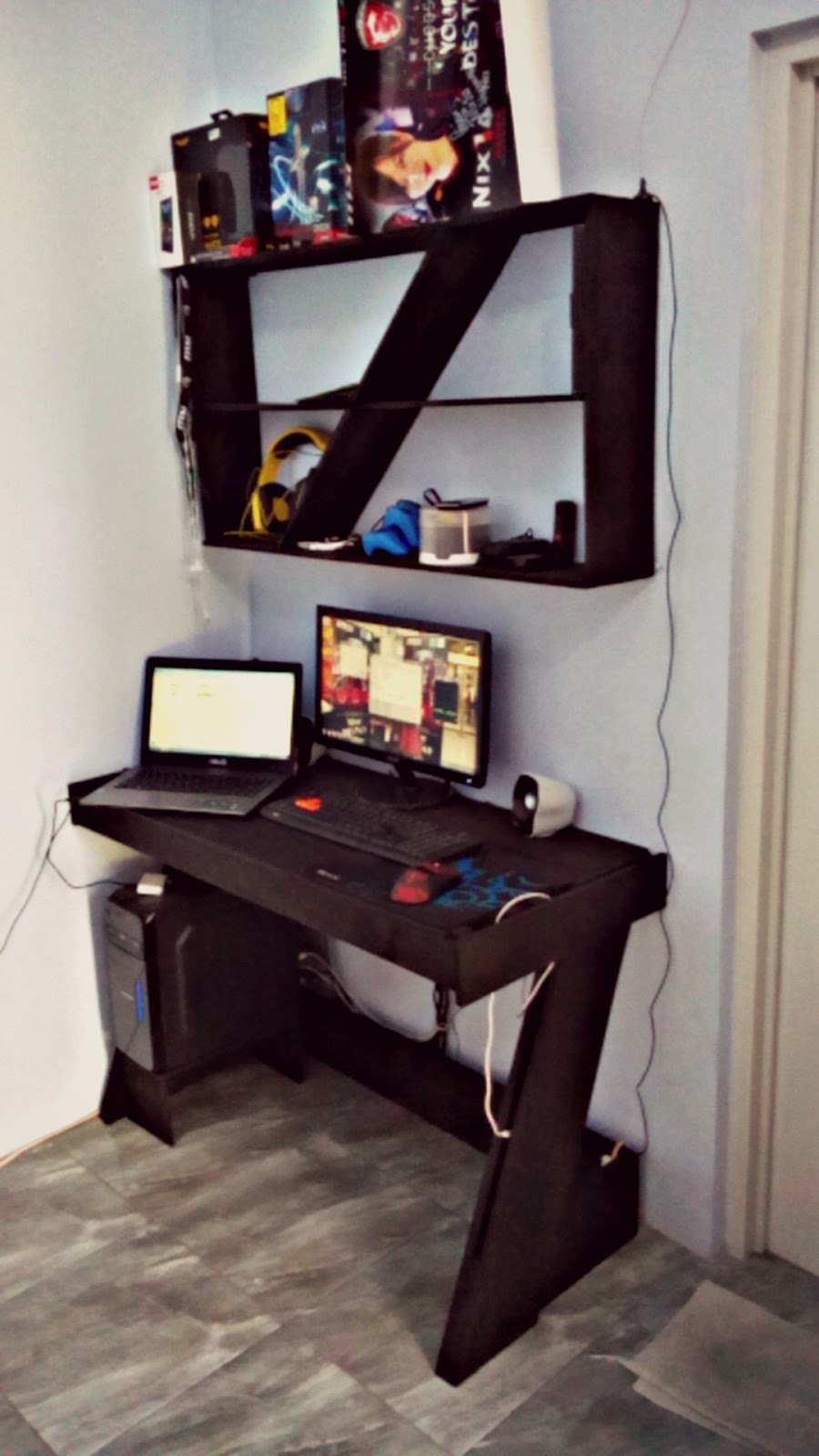 Memanfaatkan Kayu Bekas untuk Pembuatan Meja dan Rak Komputer Minimalis ...