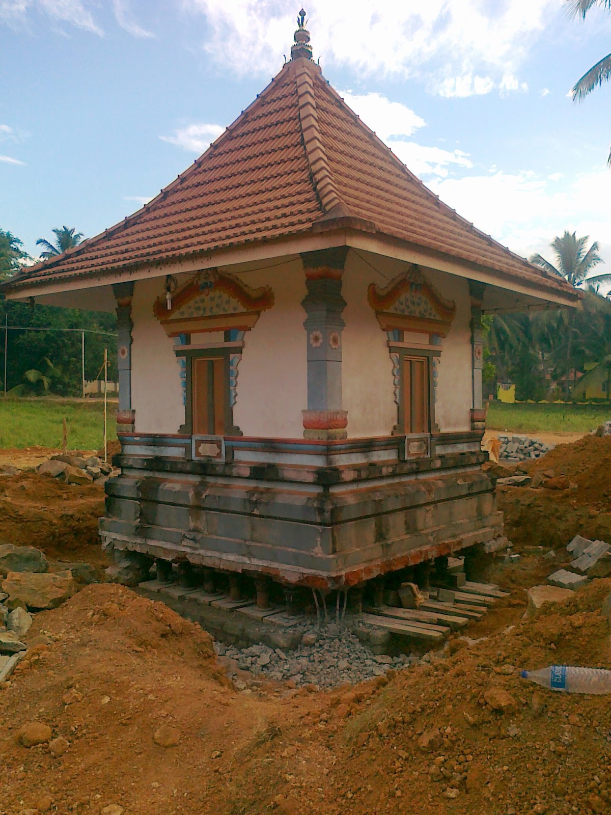 PUTHUPPARAMP SREE BHAGAVATHY TEMPLE THALAVADY: Photo Gallery