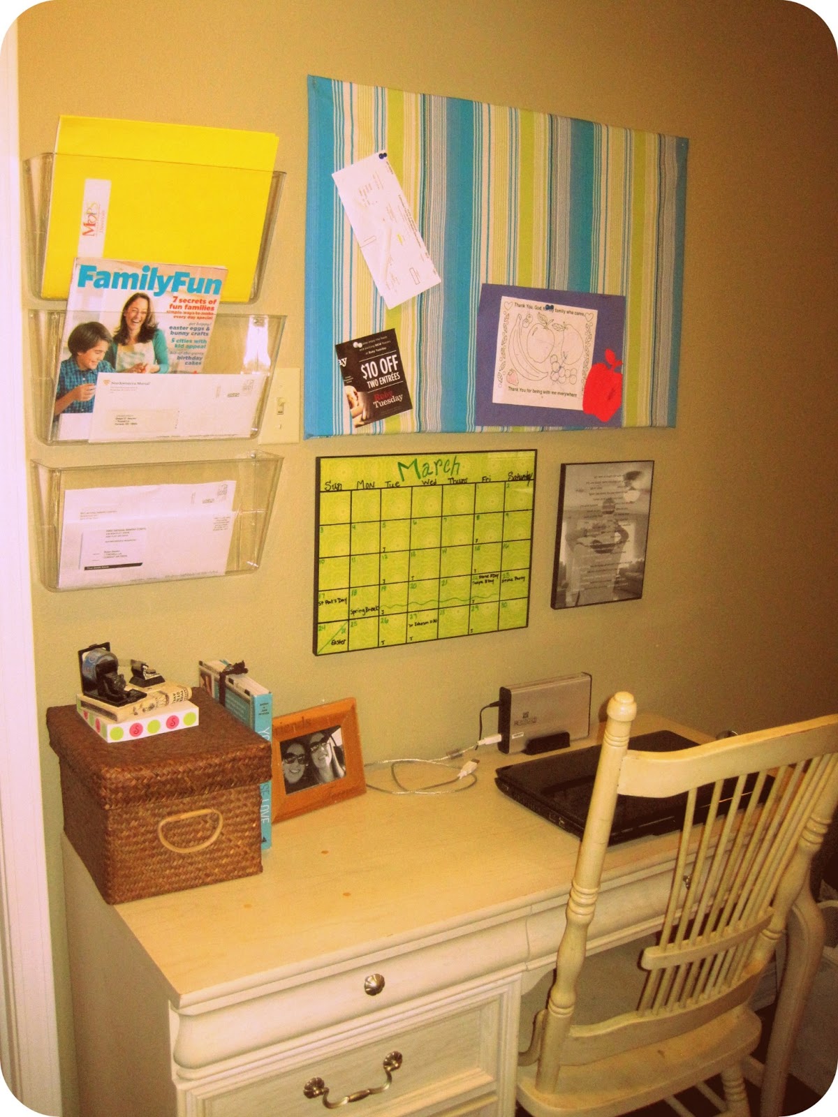 Circles Of Sunshine: DiY Bulletin Board