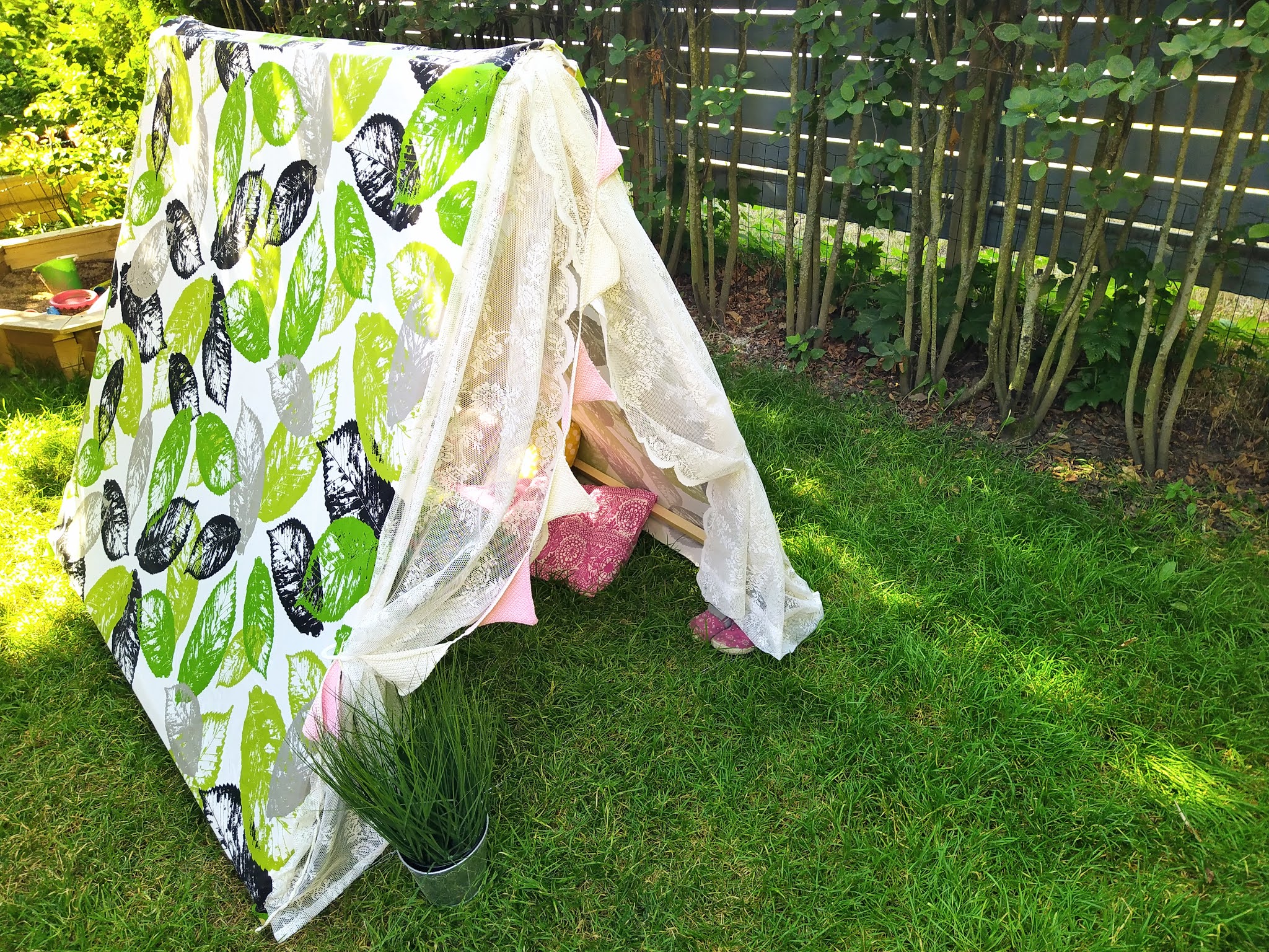 Iloa, eloa! : Teltta lasten leikkeihin - tee helposti itse