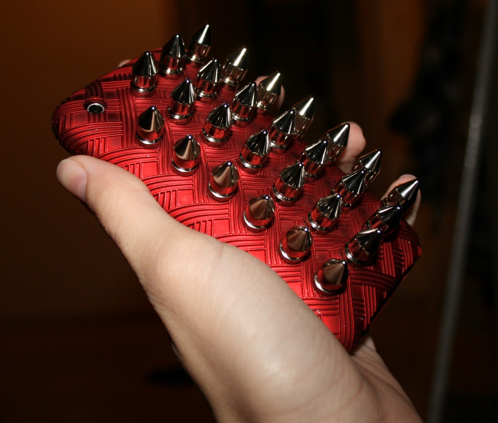 ASHLEY TREECE: DIY-Spiked iPhone Cover