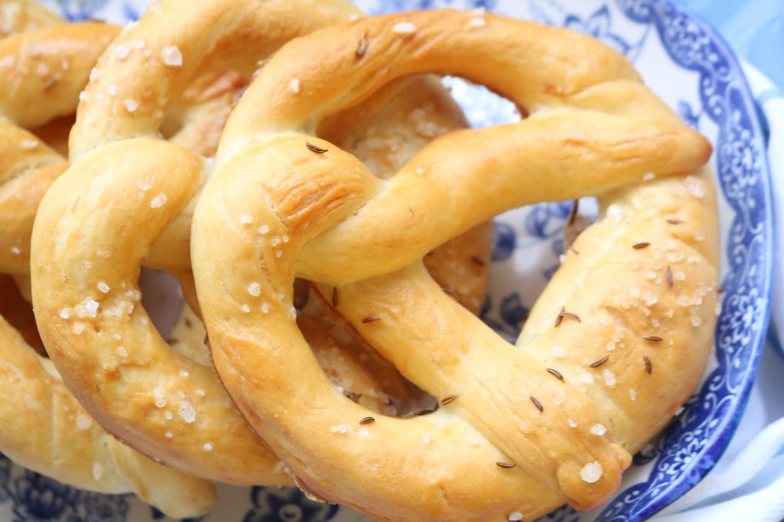 Bakina kuhinja - hrskavi slani pereci kao iz pekare - Bakina kuhinja