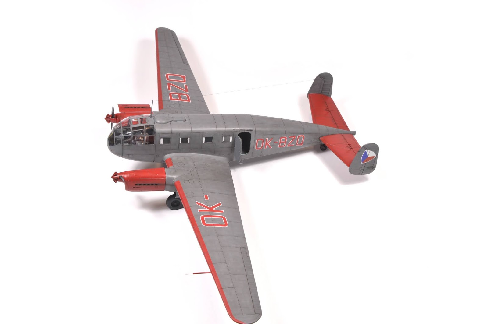 Aero C-103A (Si 204D) se sety CMK 1/48 - postavený model Roberta Szwarce